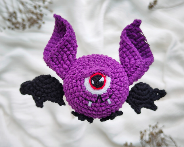 Ravelry: Cyclops bat pattern by Svitlana Hurova