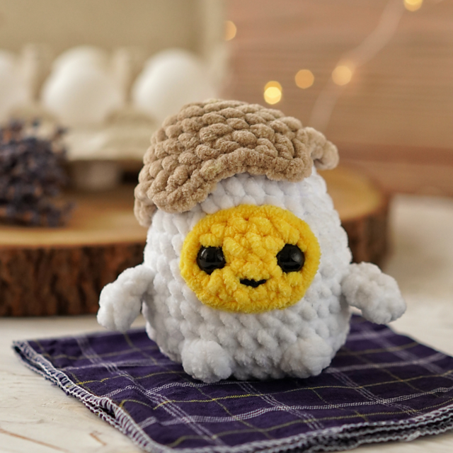 Ravelry: Cheeky egg pattern by Svitlana Hurova