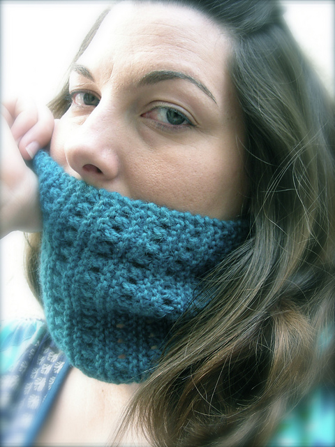 Ravelry: Eyelet Cowl pattern by Jessica Powers