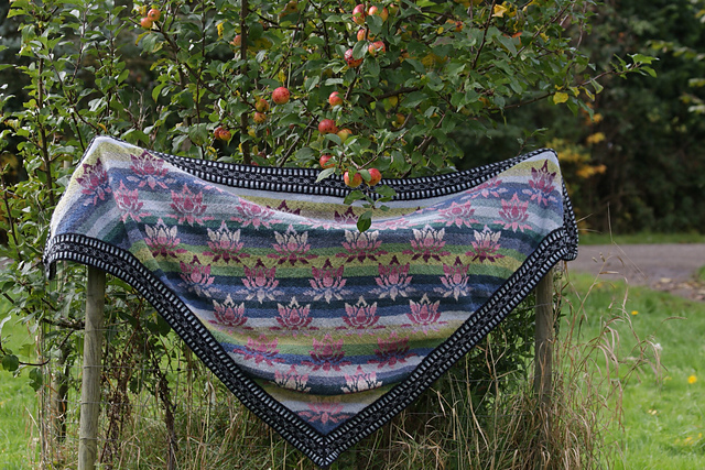 Ravelry: Waterlilly Shawl pattern by Berit Hansen