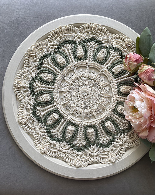 Ravelry: Ayra pattern by Fereshte Tarband