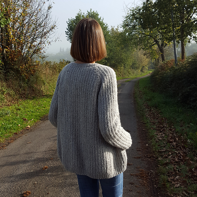 Ravelry: Cardigan Gabor pattern by HerbePlusVerte