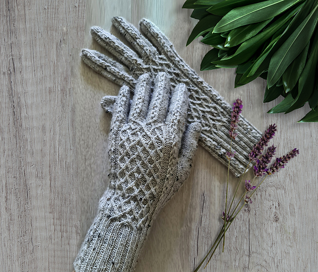 Ravelry: Pretty Damsel pattern by Annico Fiber Arts