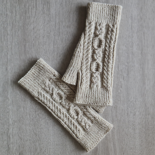 Ravelry: Wanderlust Fingerless Gloves pattern by Annico Fiber Arts