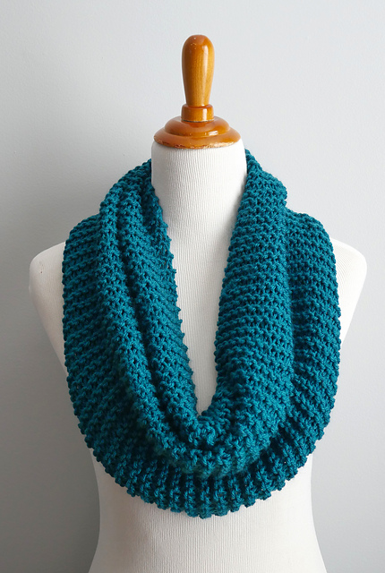 Ravelry: Easiest Cowl Ever pattern by Fiber Flux / Jennifer Dickerson
