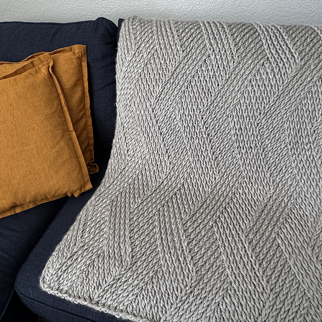 Ravelry: Chow Fun Lap Blanket pattern by Sandra Kwan