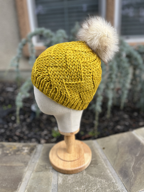 Ravelry: Chow Fun Beanie pattern by Sandra Kwan