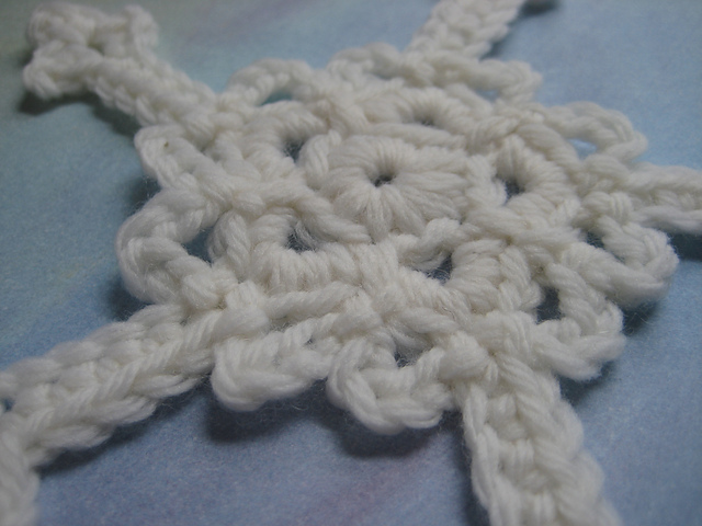 Ravelry: 5-Pointed Snowflake Motif pattern by About.com