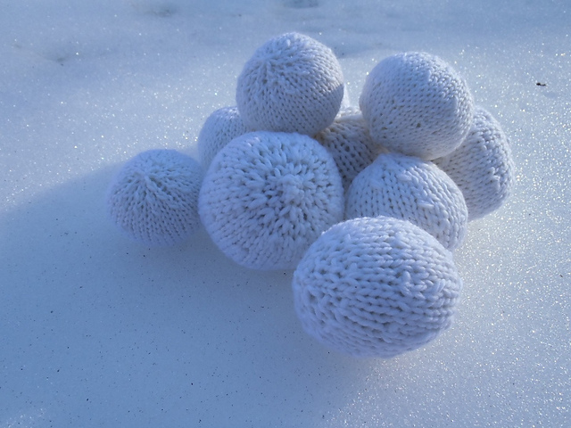 Ravelry: Snowballs II. pattern by Stana D. Sortor