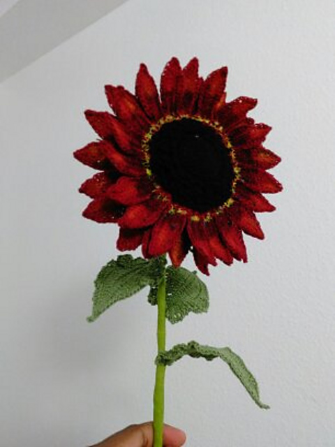 Ravelry: Velvet Queen Sunflower pattern by Leticia Lebron