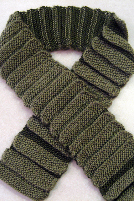 Ravelry: Flapper pattern by Lynne Barr