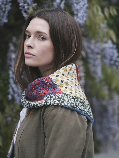 Ravelry: Folky Scout Mini Shawl pattern by Florence Spurling