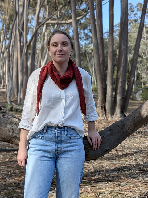 Ravelry: Esker Lite pattern by Tess Vandekolk