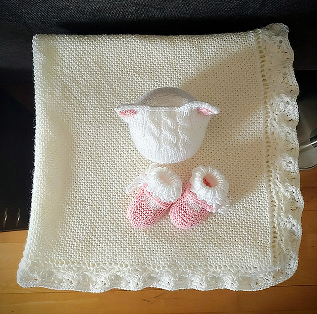 Ravelry: Flying-Needles' Babydecke "Erantis"