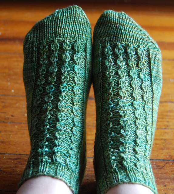 Ravelry: Meadowsweet Ankle Socks pattern by Heidi Reszies