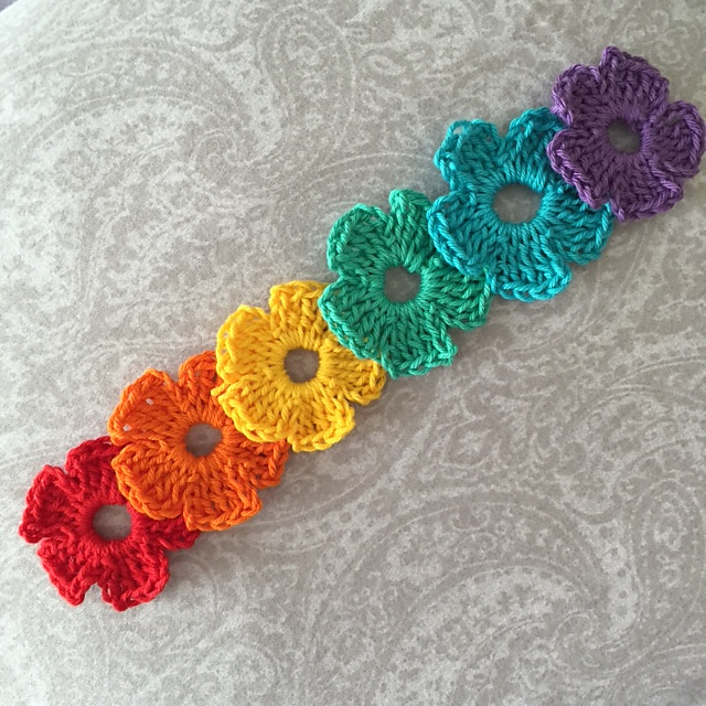 Ravelry: Simple Flower for Absolute Beginners pattern by HappyBerry
