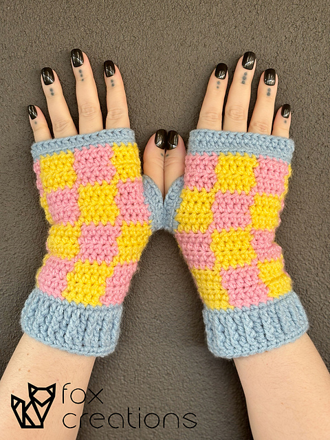 Ravelry: Cheery Checkered Gloves pattern by Monica Fox