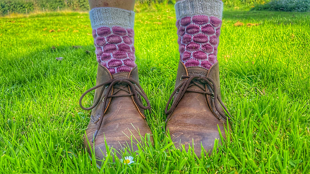 Ravelry: Spotty on it Socks pattern by Naomi Fox