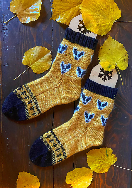 Ravelry: Huff puff badger socks pattern by Naomi Fox