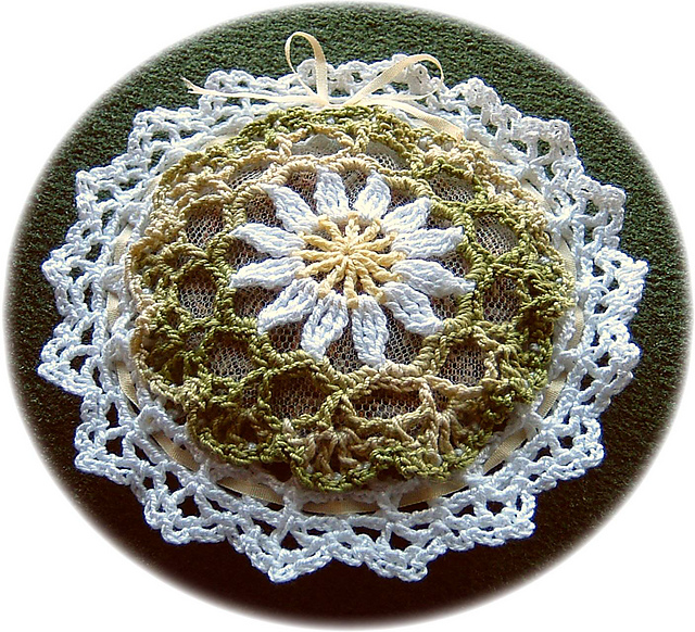 Ravelry: #4 Daisy pattern by Anne Halliday