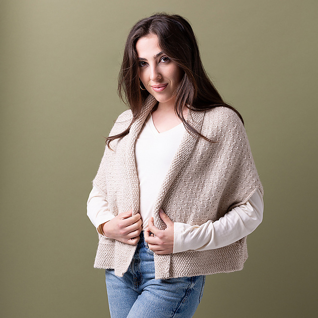 Ravelry: Dotted Cape pattern by Pascuali Collezioni