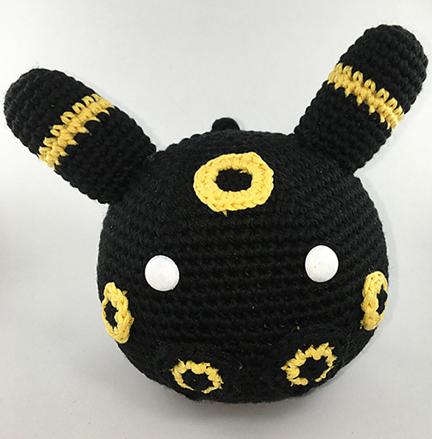 Ravelry: Umbreon (Pokemon) pattern by Francesca Bellentani