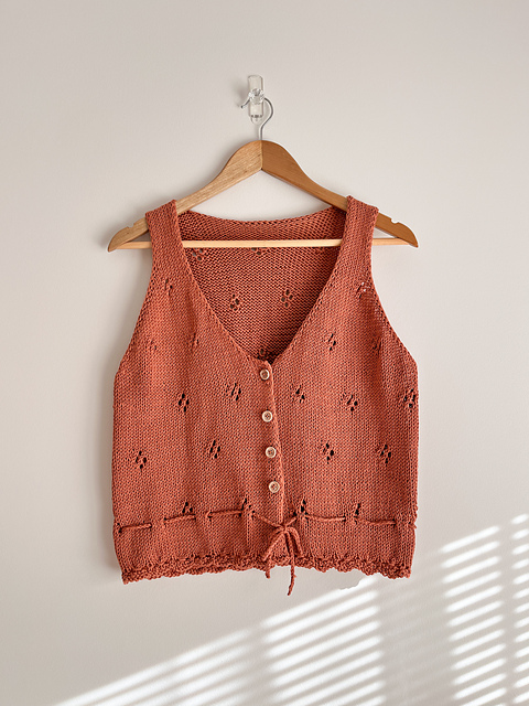Ravelry: Fleurie Top pattern by Friday Knits
