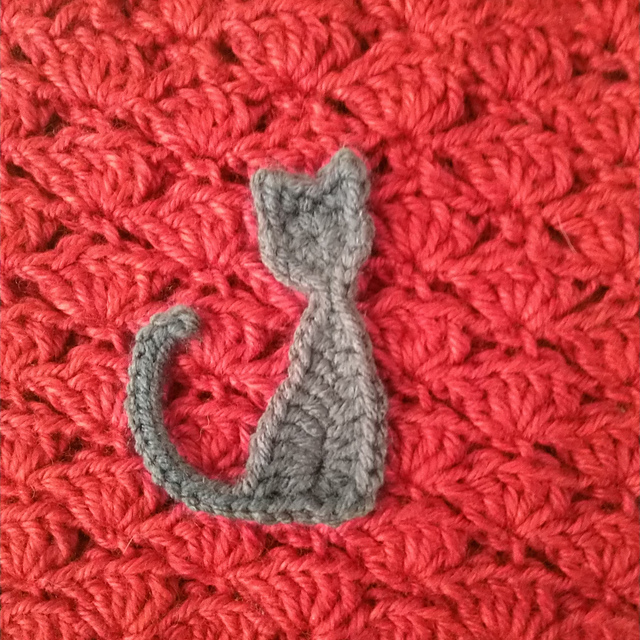 Ravelry: Cat Applique pattern by Ellen Aria