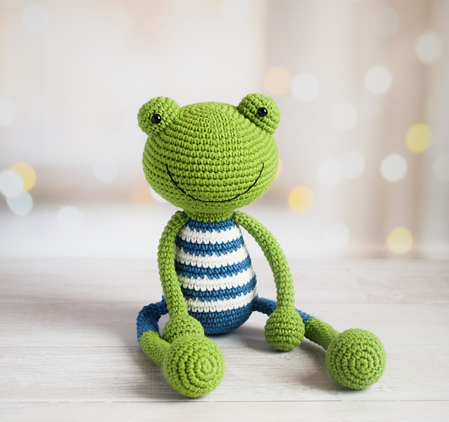 Ravelry: Frog with Long Legs pattern by Hanna