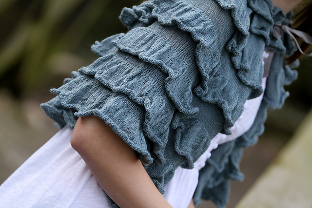 Ravelry: Burdrop pattern by Fyberspates