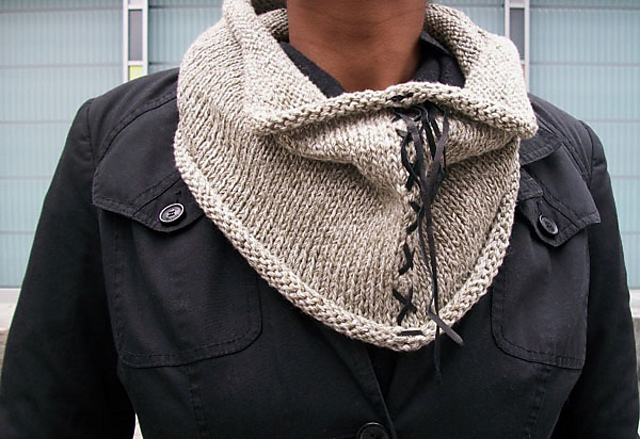 Ravelry: Gun Smoke Cowl pattern by Michelle Mattingly