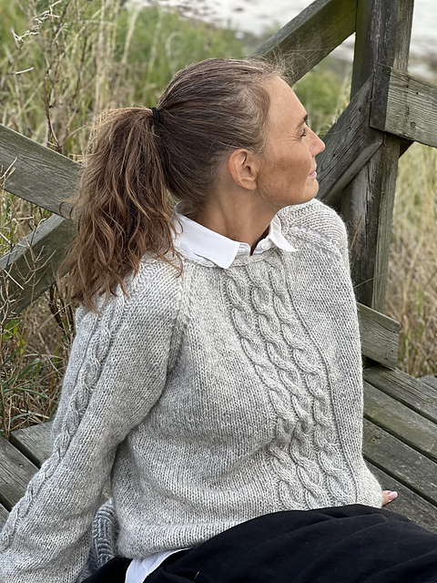 Ravelry: Fjäderlätt Sweater pattern by Garnfrun/ Helen Olsson