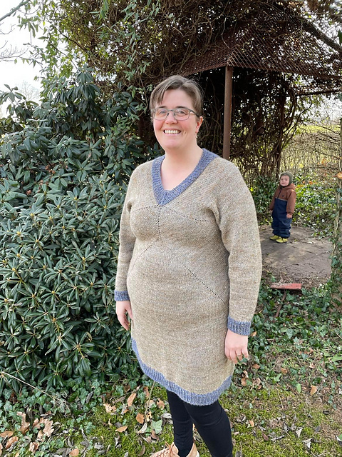 Ravelry: Vester skovvej kjole pattern by Garnkøbing af Mette Marie Kokholm