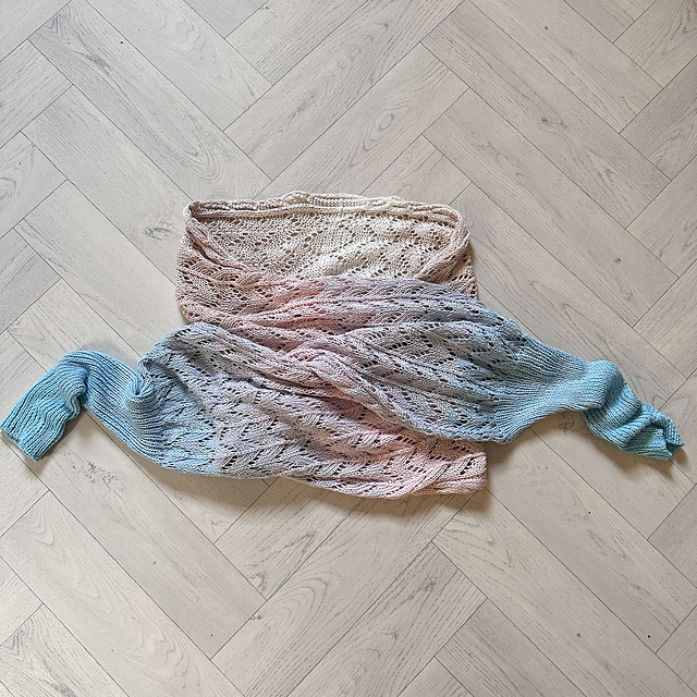 Ravelry: Halo Shrug pattern by gazal mohammed