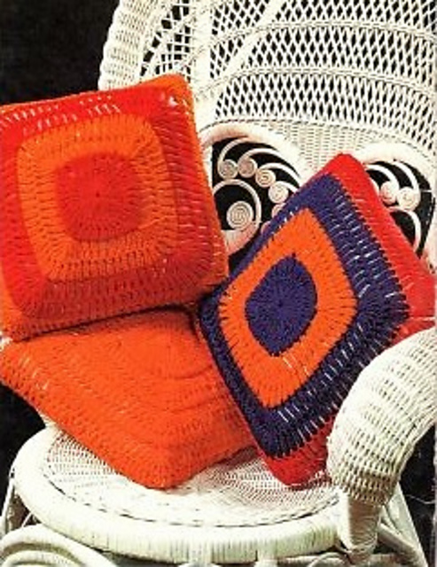 Ravelry: Cushions: 3 versions pattern by Mon Tricot Designer Team