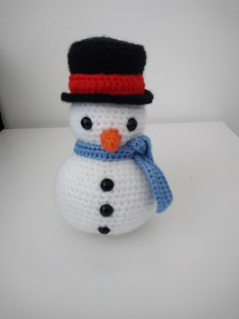 Ravelry: Snowman Amigurumi pattern by GeekMaker