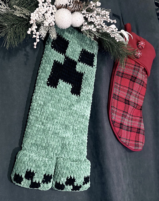 Ravelry: Minecraft Creeper Christmas Stocking pattern by GelGreen