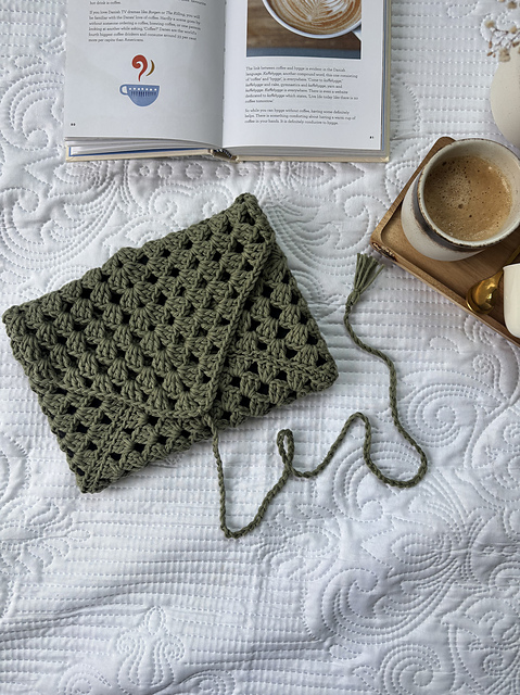 Ravelry: Granny Square Book cover pattern by Toni Pulford