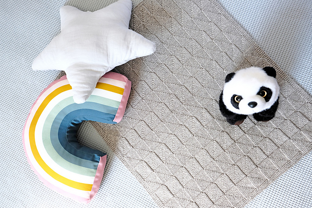 Ravelry: Tessellating Triangles Baby Blanket pattern by Georgia Farrell