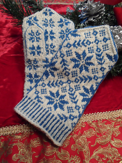 Ravelry: Norwegian Snowflake Mittens pattern by Gerdina Schwab