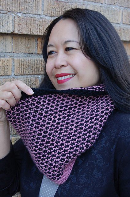 Ravelry: Hannah Cowl pattern by Nancy Ricci