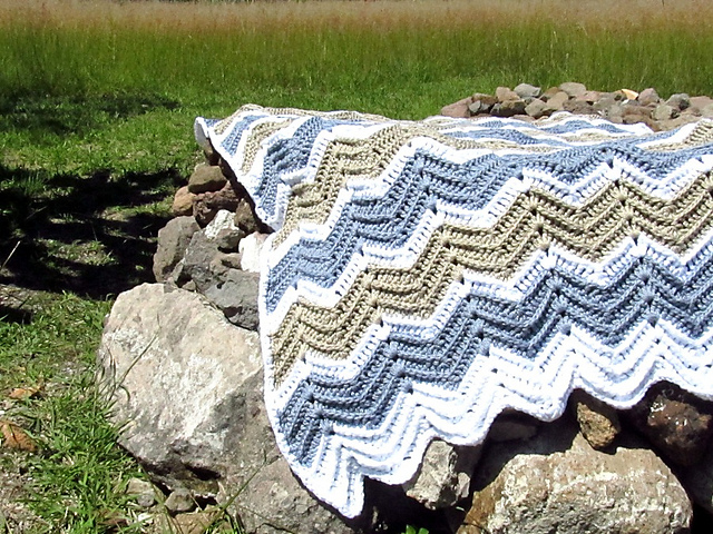 Ravelry: Textured Chevron Blanket pattern by for the love of knitwear