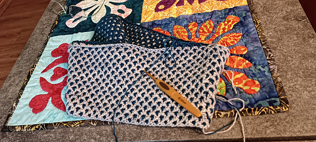 Ravelry: Gila's Dotty cowl