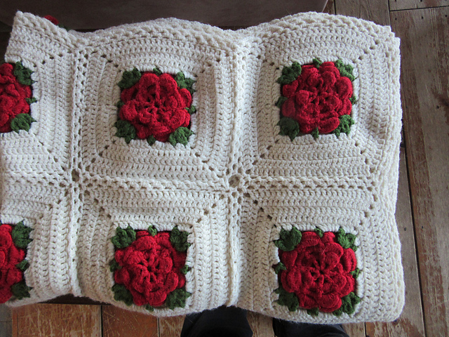 Ravelry: Beautiful Flowered Afghan pattern by Family Circle