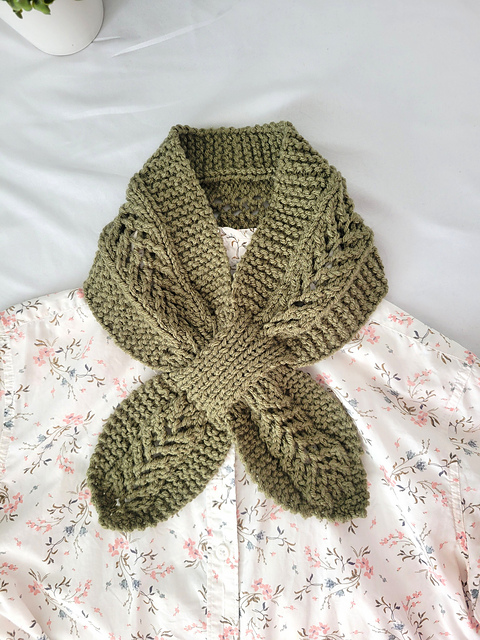 Ravelry: Lore Ascot Scarf pattern by Emily Johannes