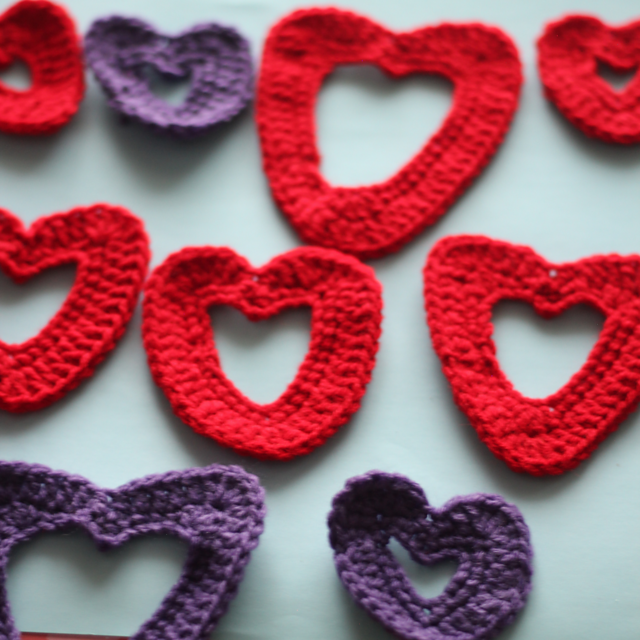 Ravelry: Heart Outline Motif pattern by Gladys Carmina