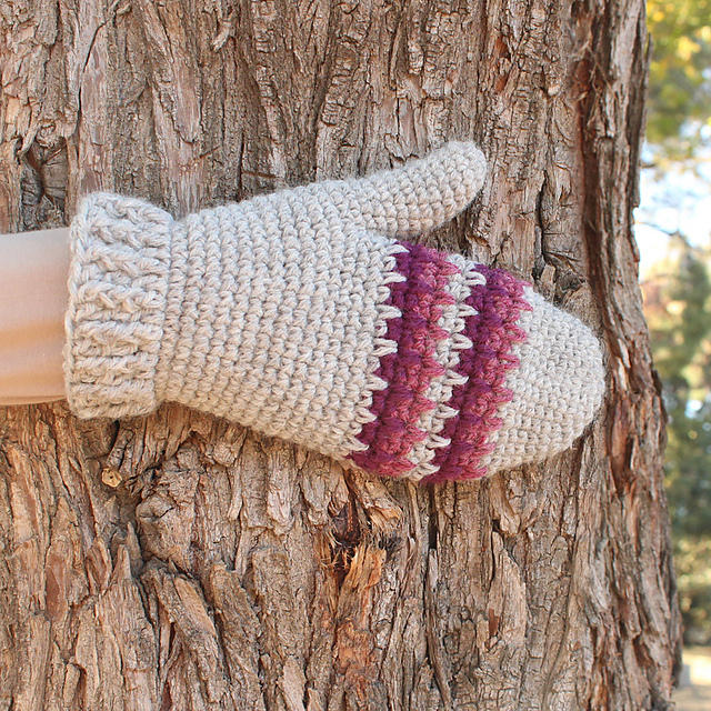 Ravelry: Tree Hugger Mittens pattern by Julie King