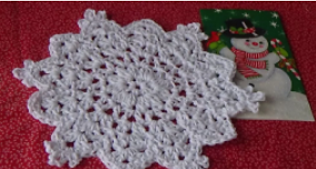 Ravelry: Snowflake Dishcloth pattern by Glenda Winkleman