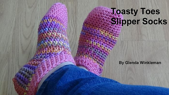 Ravelry: Toasty Toes Slipper Socks pattern by Glenda Winkleman