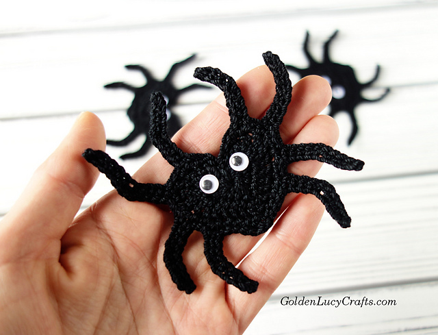 Ravelry: Spider Applique pattern by GoldenLucyCrafts